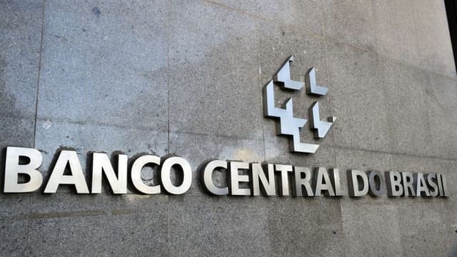 Selic no fim de 2026 passa de 13,50% para 13,75%, projeta Focus