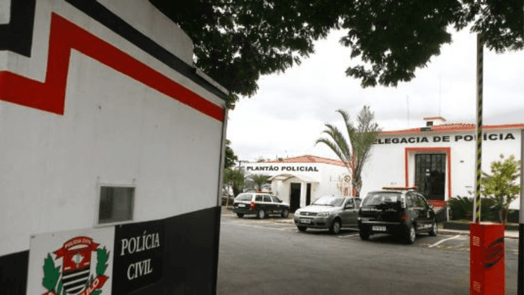 Homem é morto a tiros em emboscada após sair de adega em Roseira