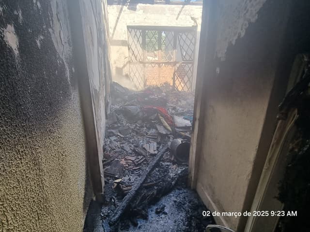 Defesa Civil interdita residência após incêndio em Jacareí