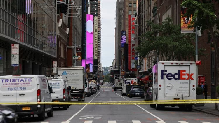 Polícia de Nova York fecha a Times Square; suspeita era de bomba