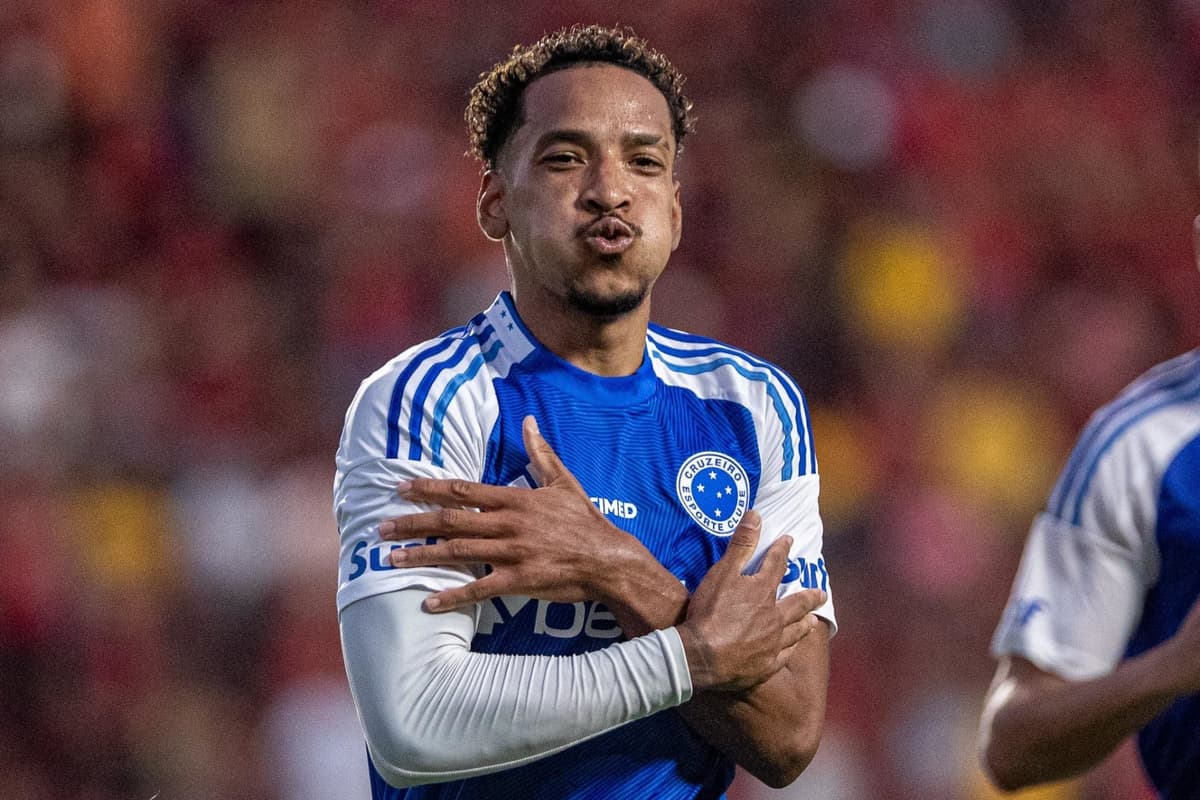 Torcida do Cruzeiro provoca Neymar após 'show' de Matheus Pereira