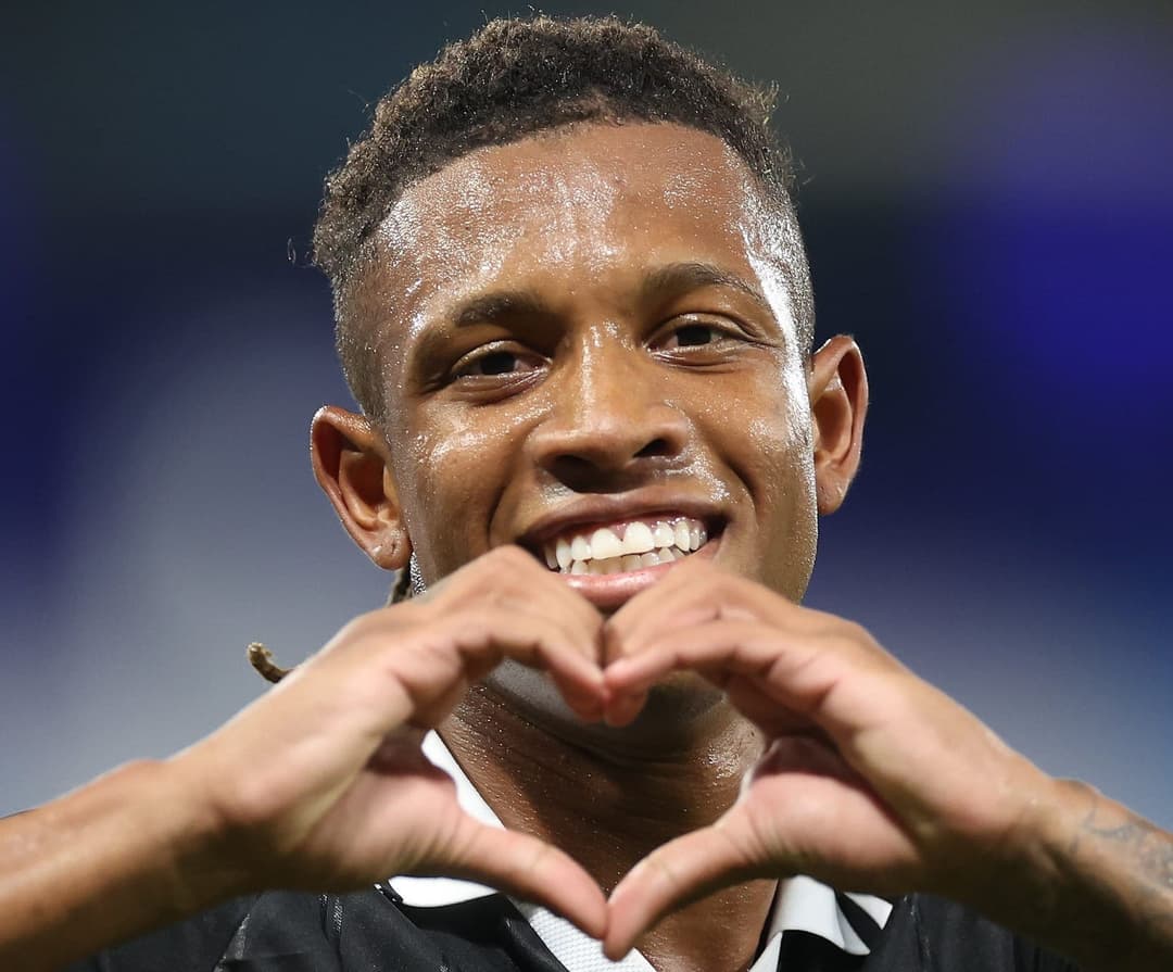 Danilo muda jogo, completa 9 gols no ano e mostra que merece ir para Copa